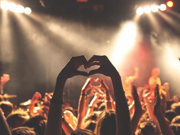 Was kann man mit Freunden machen? 121 Ideen 【Freizeitradar.de】